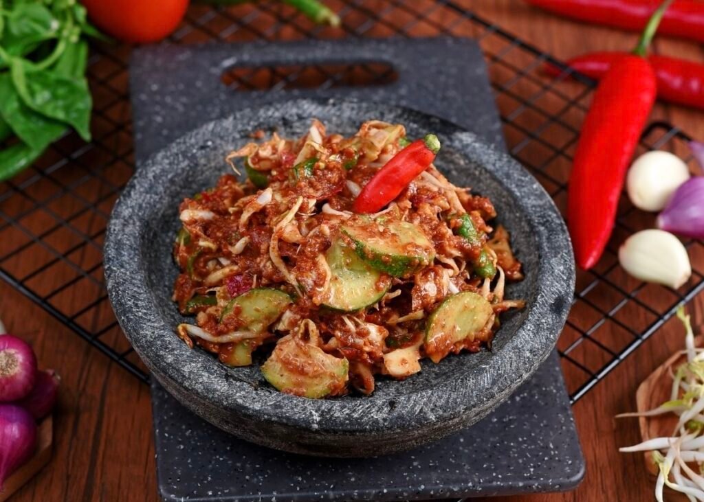 Mengenal Karedok, Salad Tradisional Asal Bandung - Tajuk Nasional